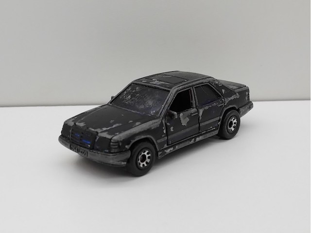 Matchbox Mercedes-Benz 300E