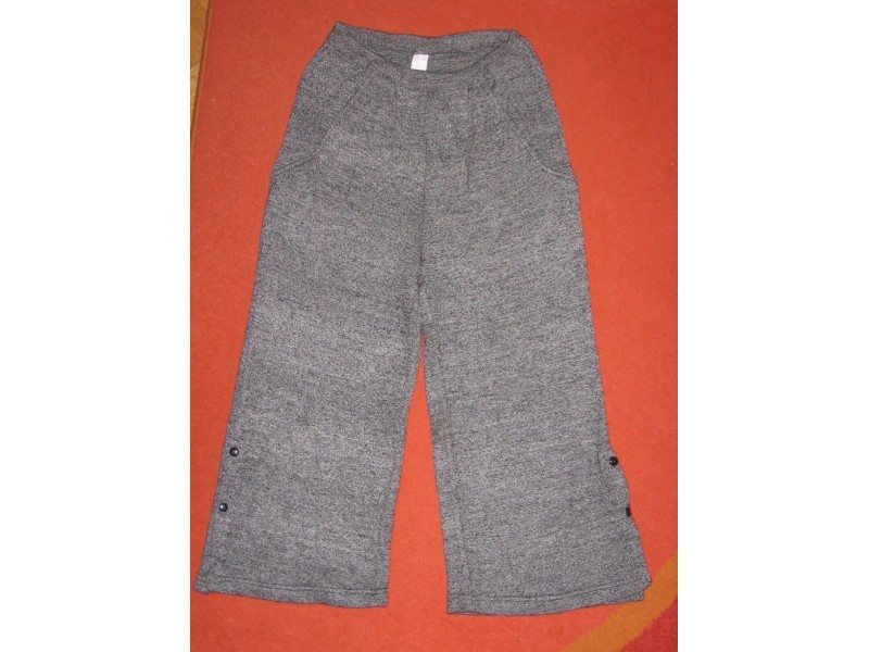 VEOMA LEPE 3-4 pantalone `Prvi maj` Pirot br 40