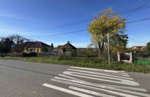 Prodajem plac sa kućom pored škole, Glumčevo Brdo, Barajevo