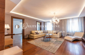 Izdavanje-Cetvorosoban duplex penthouse, garaza