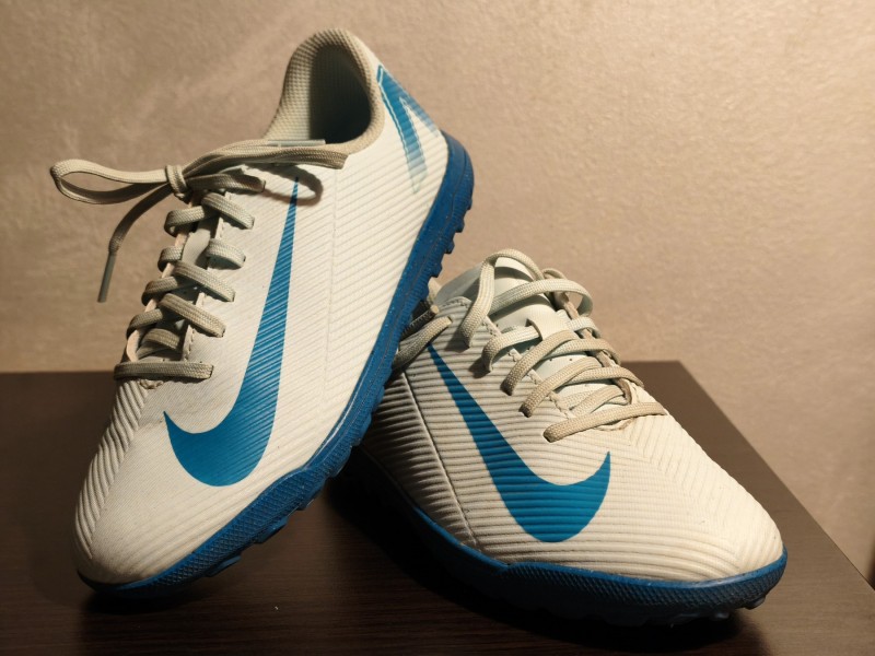 Nike Patike za fudbal br 34