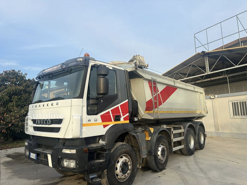 IVECO Trakker 450 kiper