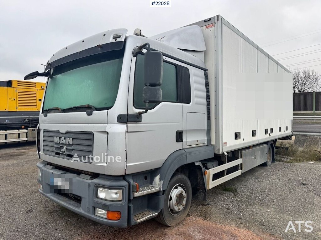 MAN 2008 MAN TGL 12.210 4x2 Skapbil m/ full sideåpning kamion furgon