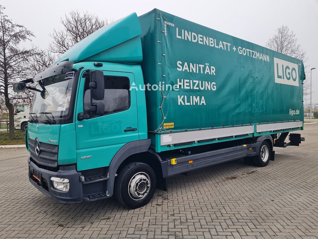 Mercedes-Benz kamion sa klizna zavesa cerada