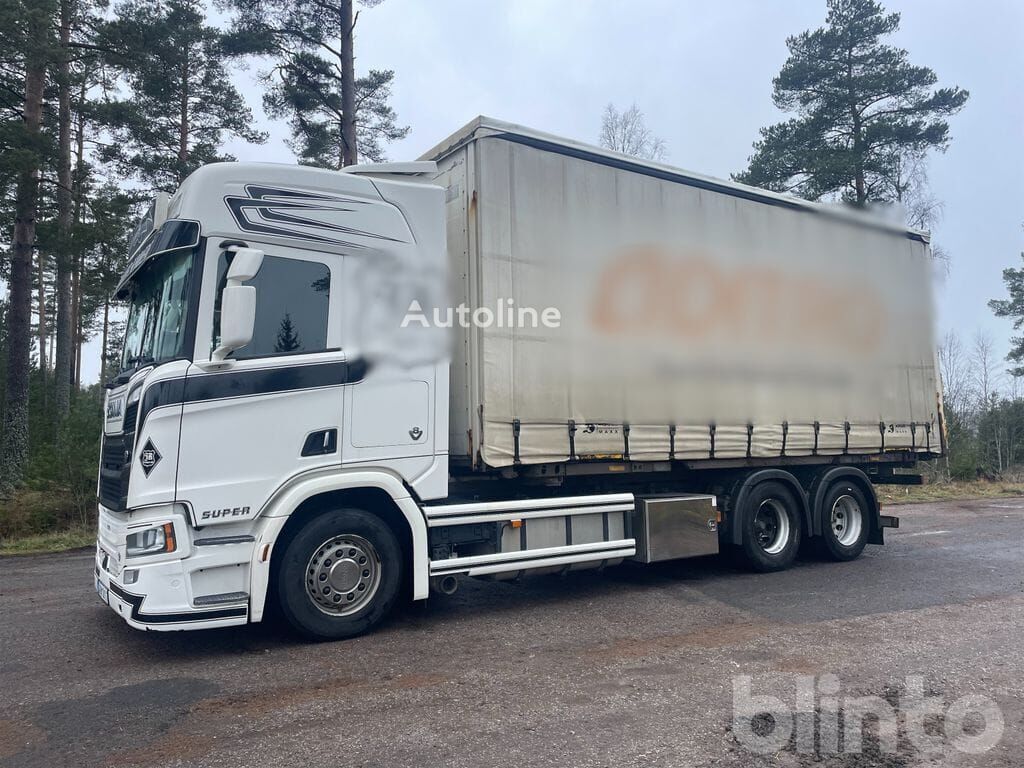 Prodaje se Scania R580B6X2NB kamion s ceradom na aukciji
