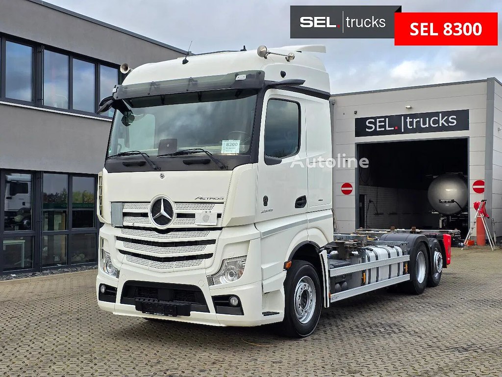Mercedes-Benz Actros 2545 Retarder / 2 Tanks / Xenon / 6D / Liftachse vozilo za prevoz kontejnera