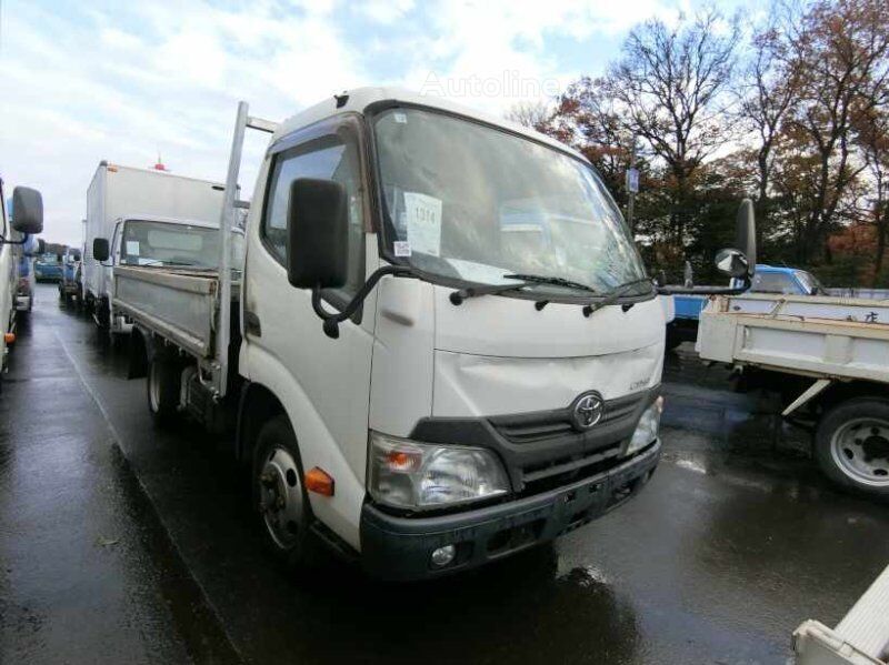 Toyota DYNA kamion s ravnom platformom < 3.5t