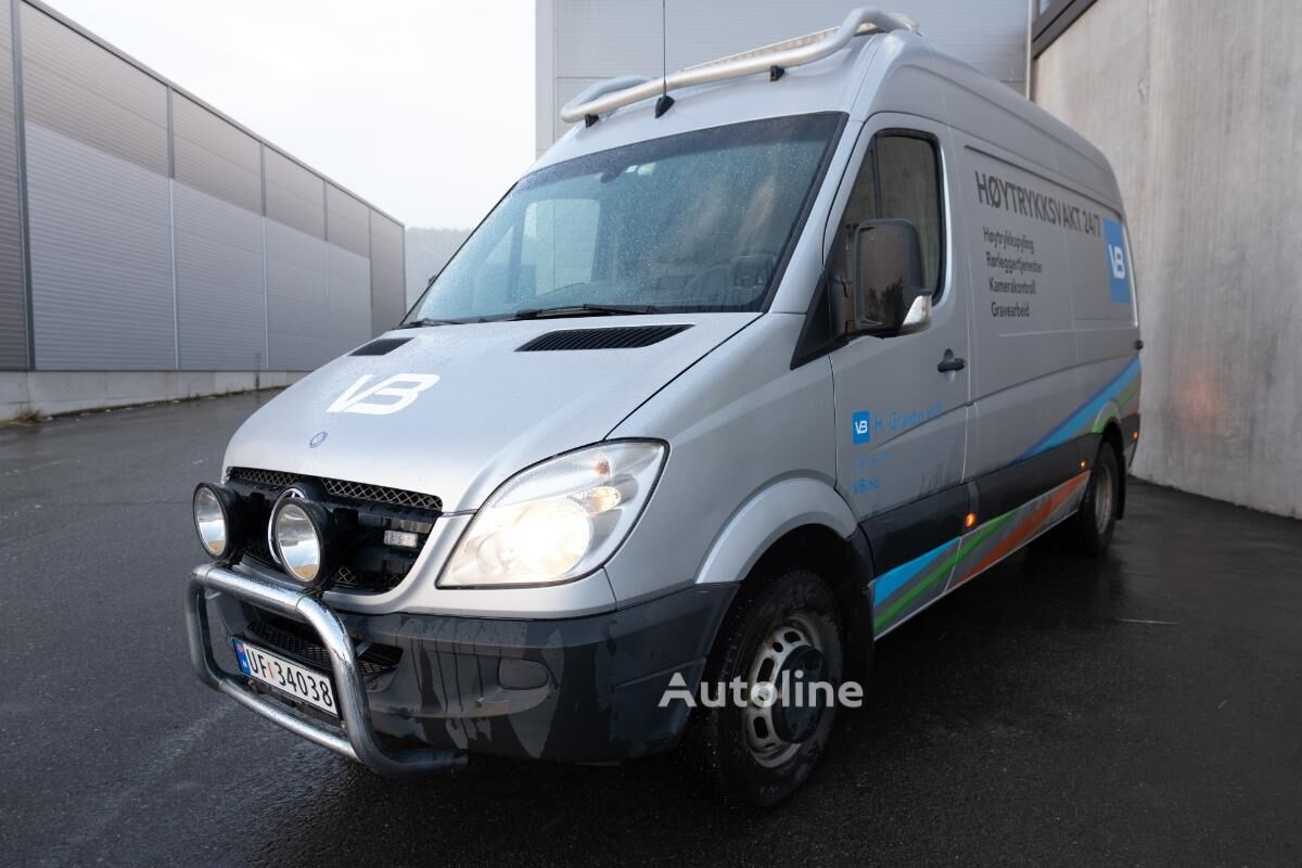Prodaje se Mercedes-Benz Sprinter minibus furgon na aukciji