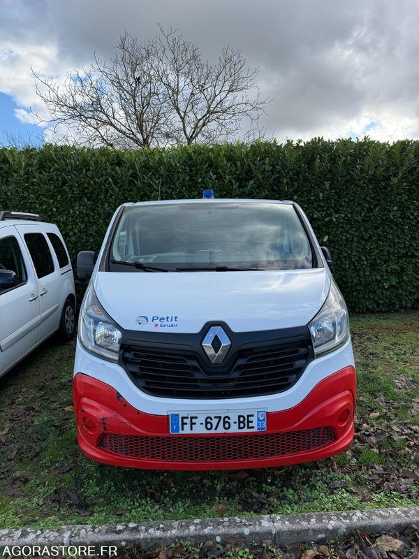 Prodaje se Renault TRAFIC minibus furgon na aukciji
