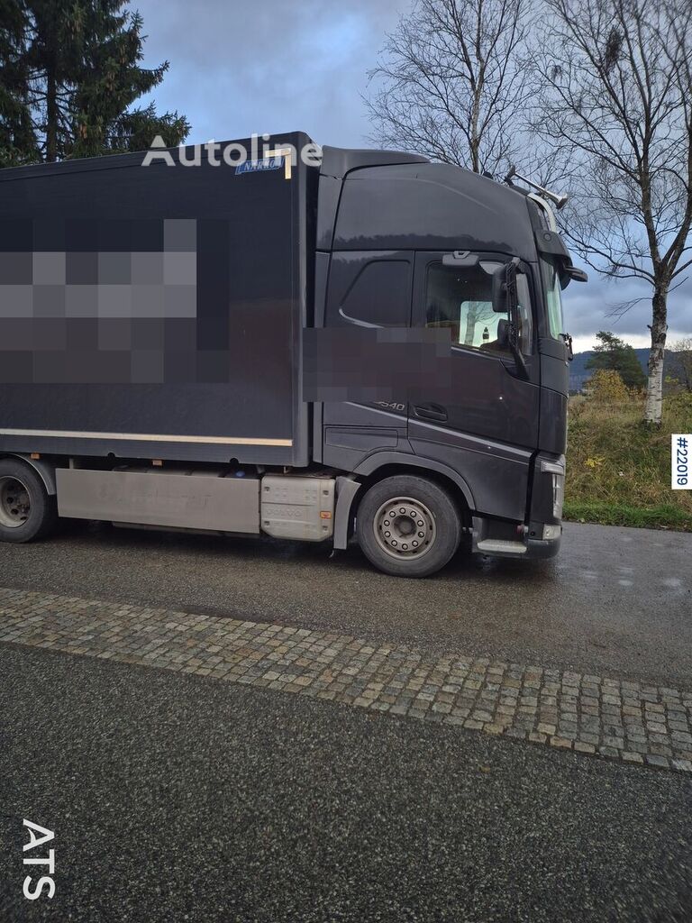 Volvo FH540 6x2 box truck w/ recently replaced clutch tegljač
