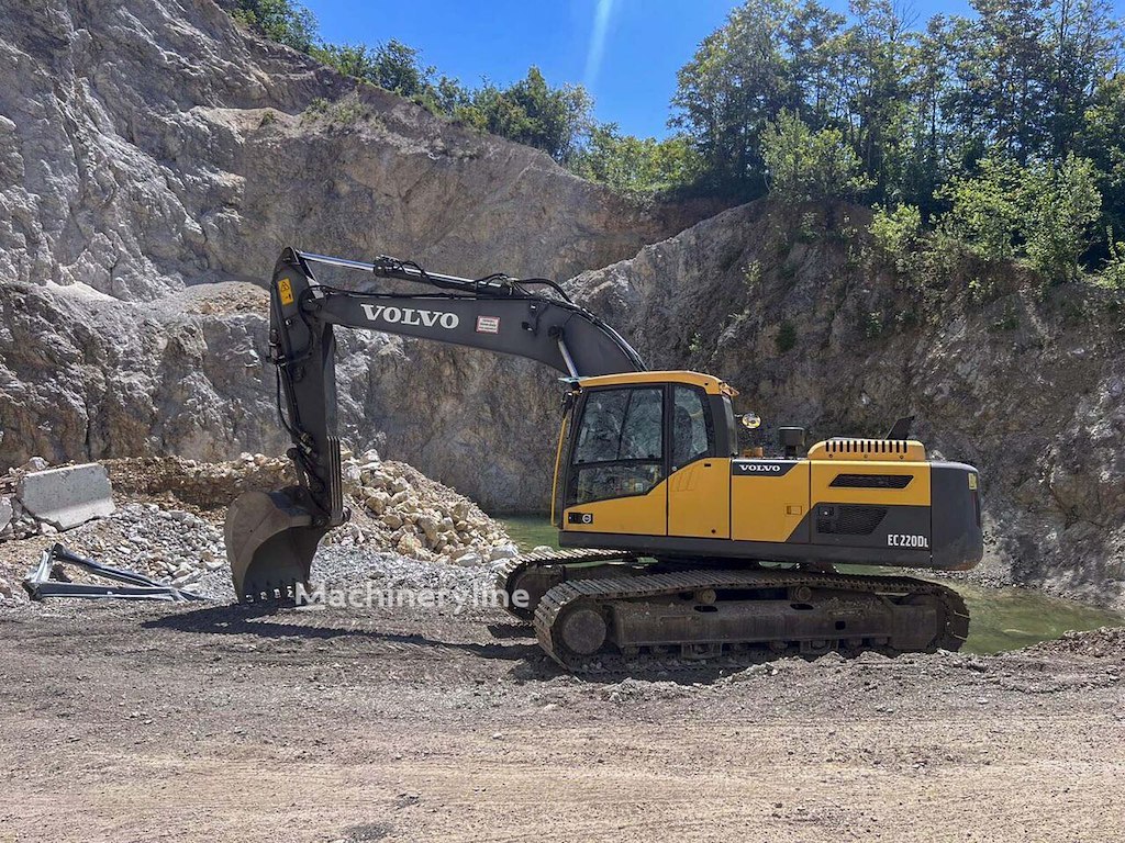 Volvo EC220D bager guseničar
