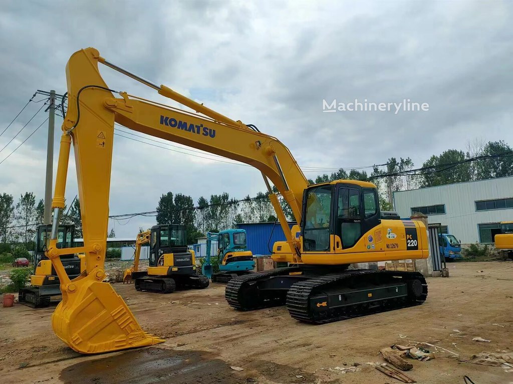 Komatsu PC220 bager guseničar