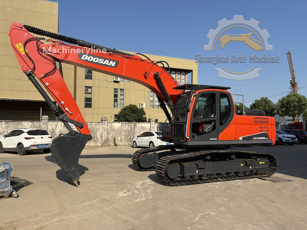 Doosan DX225LCA bager guseničar