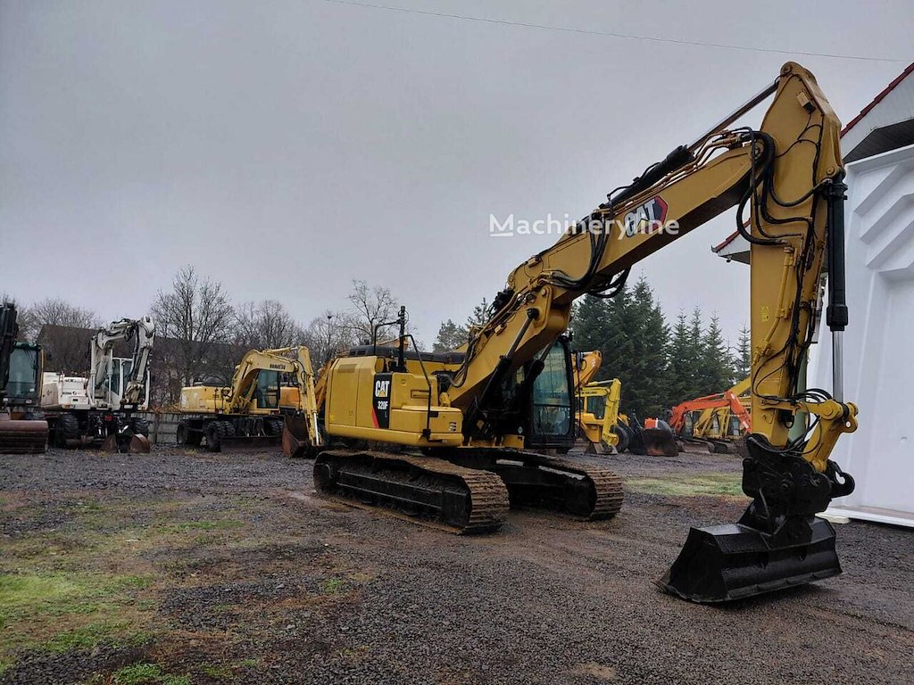 Prodaje se Caterpillar 320FL bager guseničar na aukciji