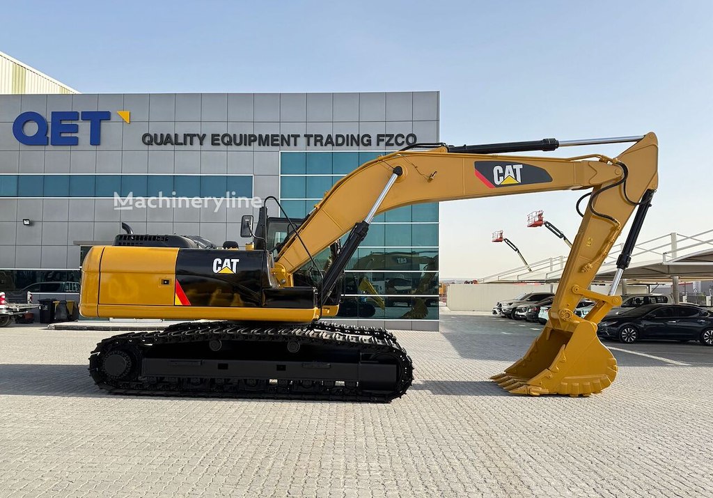 Caterpillar 330D2L bager guseničar