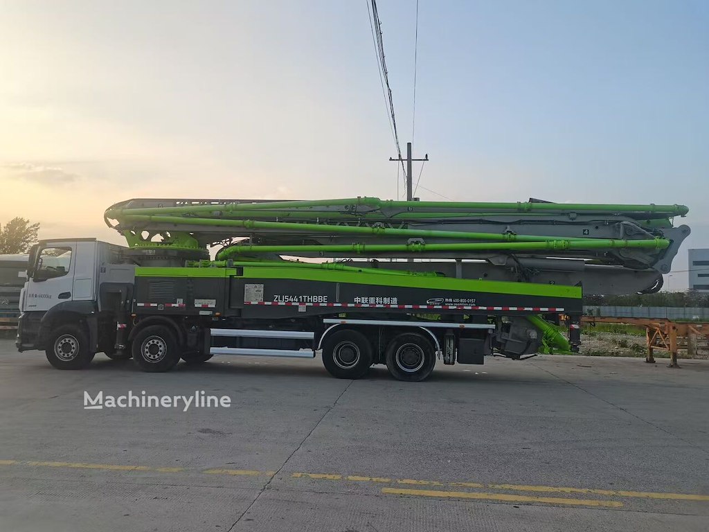 Zoomlion na šasiji Mercedes-Benz pumpa za beton