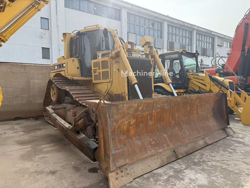 Caterpillar D6R buldožer