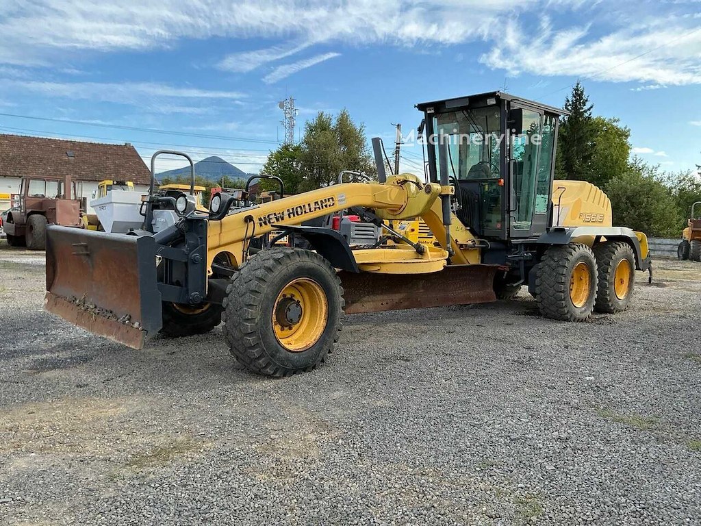 Prodaje se New Holland F 156.6 grejder na aukciji