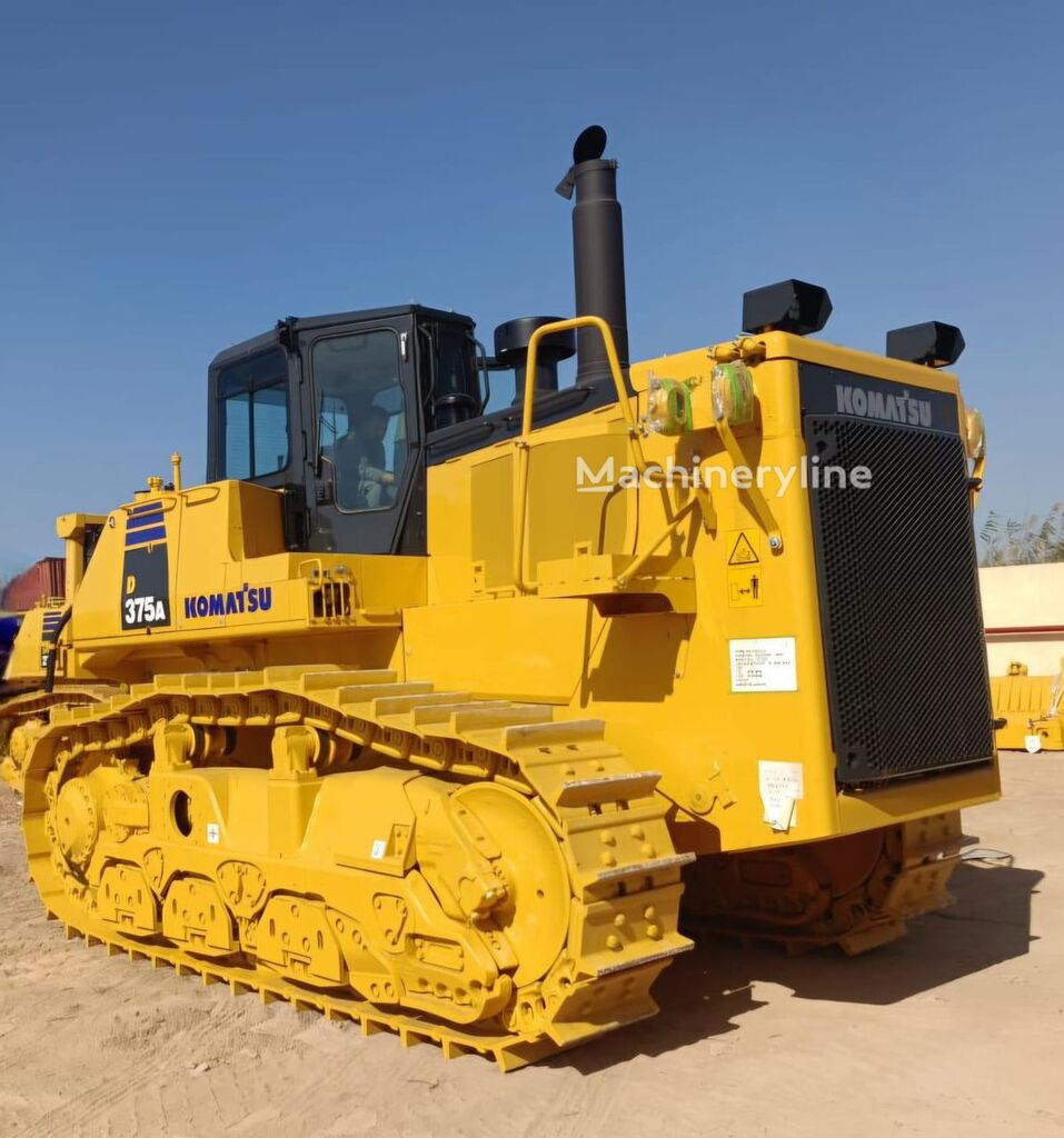 Novi Komatsu D375A-6 buldožer