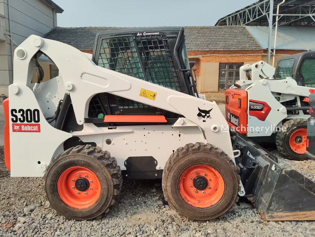 Bobcat S300 mini utovarivač