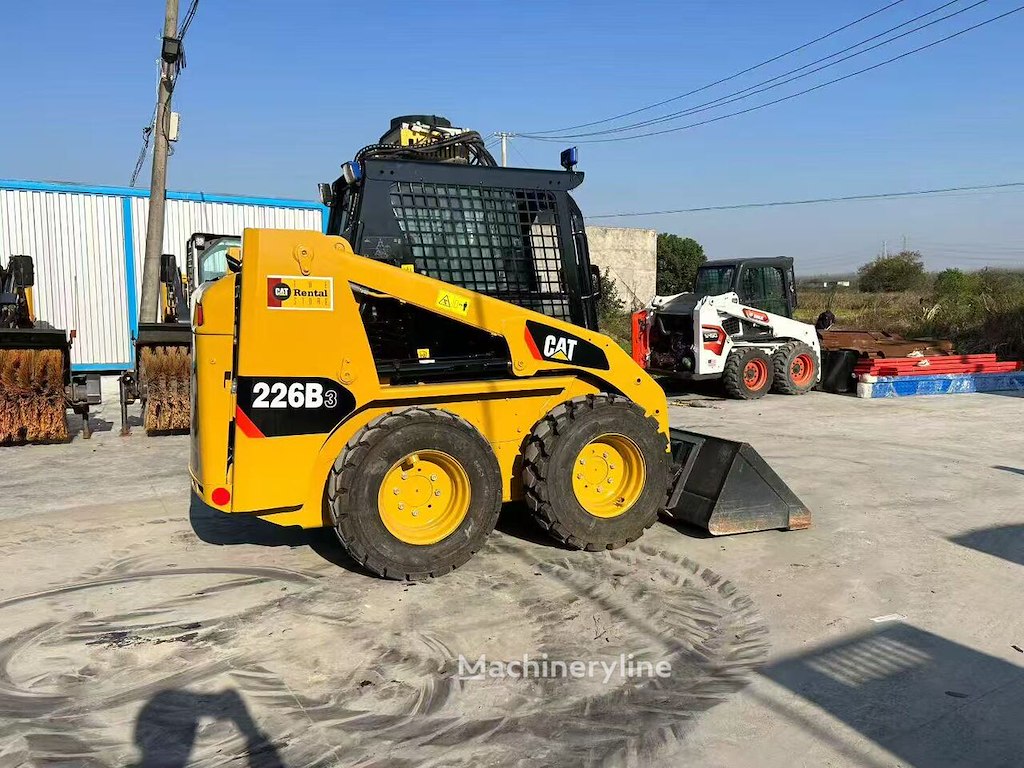 Caterpillar 226B3 mini utovarivač
