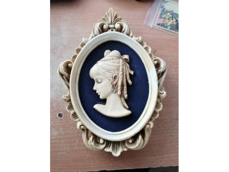 Vintage Early Plastics Girl Cameo