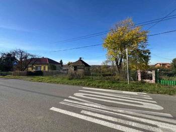 Prodajem plac sa kućom pored škole, Glumčevo Brdo, Barajevo ❲ 60000 EUR ❳