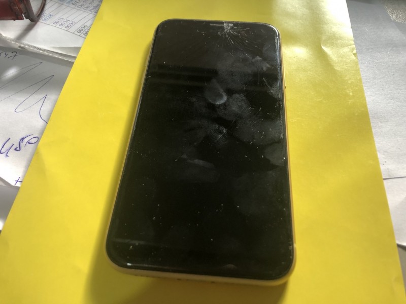 Apple iPhone XR (A2105)