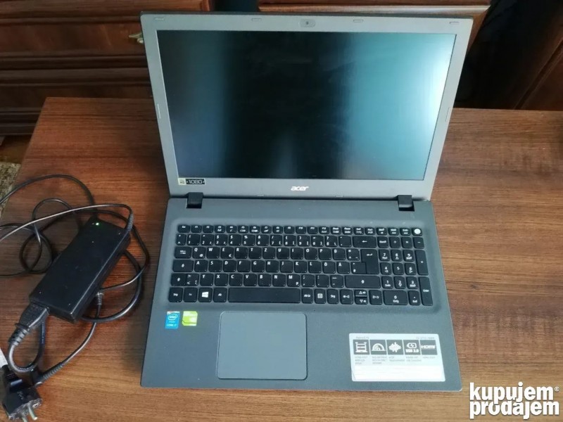 Acer 15.6FHD i7-5500U GeForce940m 8GB DDR3L 256GB SSD