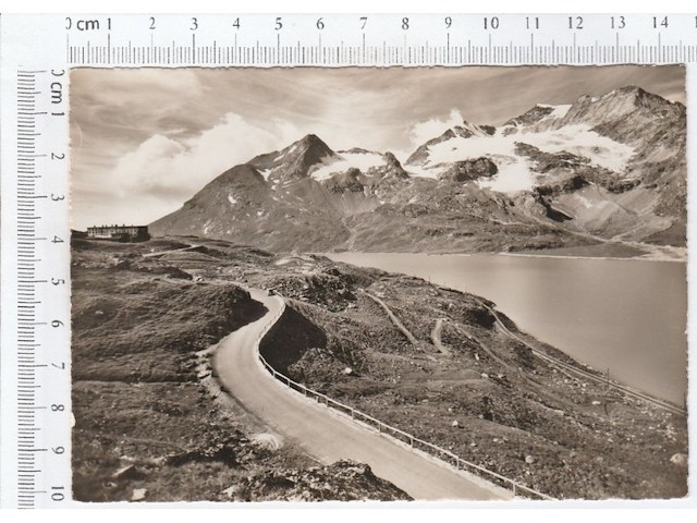 Bernina-pass mit Lago Bianco, Piz Cambrena und Cambrena