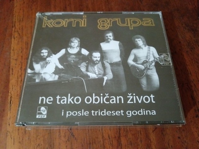 Korni grupa-Ne tako običan život... (3x cd, celofan)