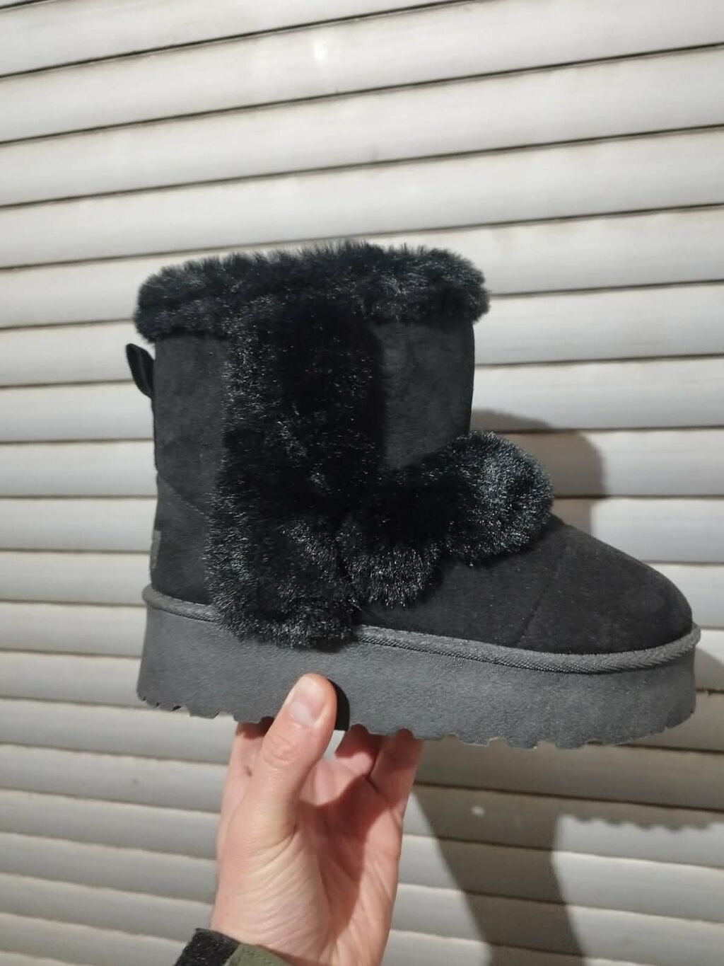 Ugg mini čizme, bоја - Crna
