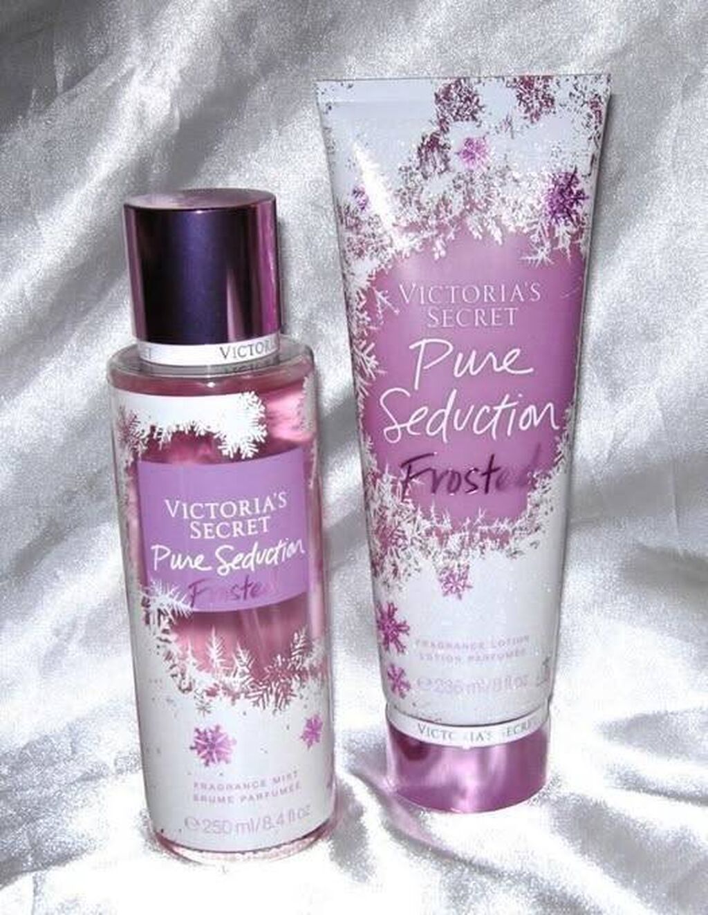 Ovo je set Victoria's Secret Pure Seduction Frosted koji se sastoji od