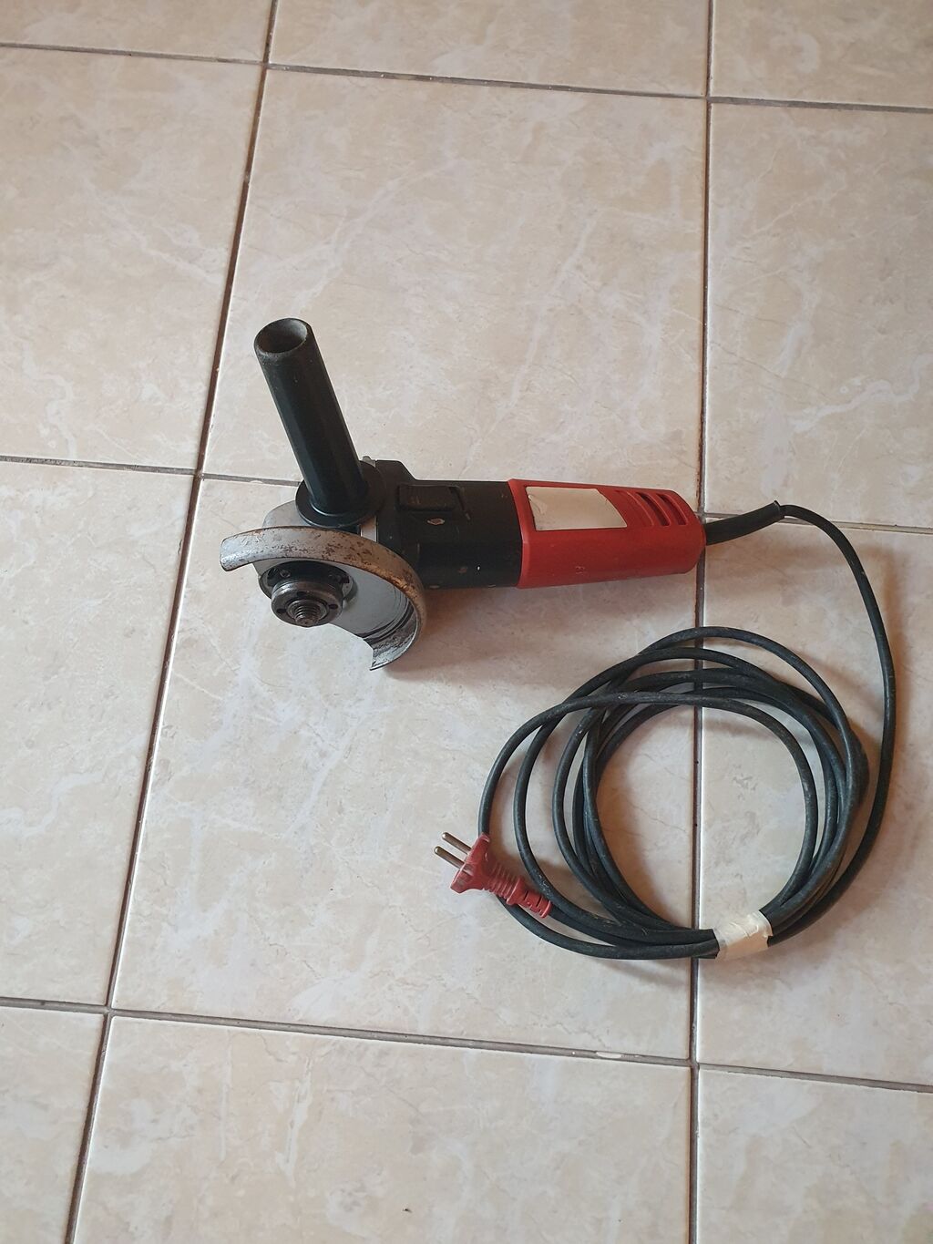 Ugaona brusilica (fleks) – električna, 125 mm Opis: - Kompaktna