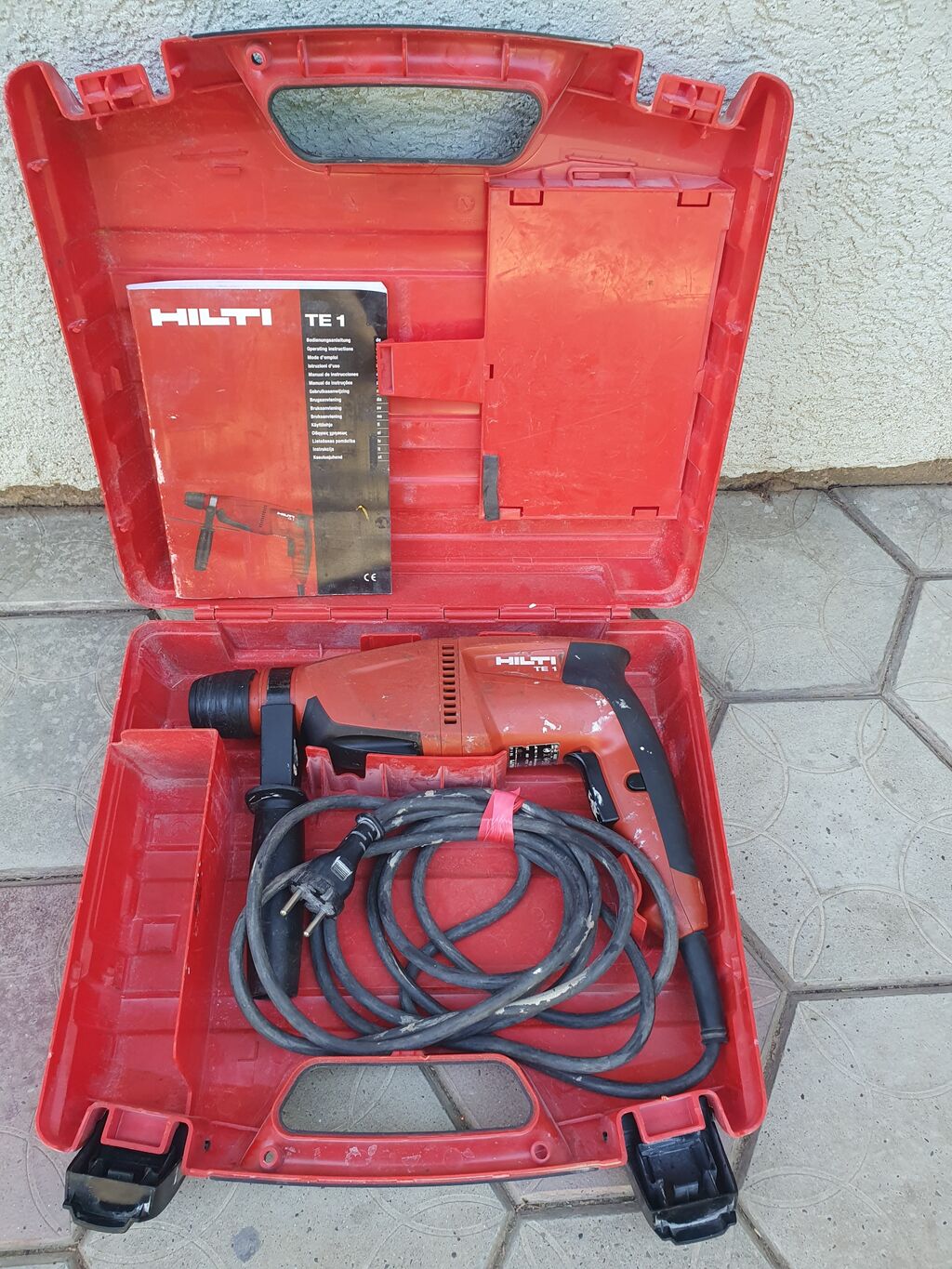 Hilti TE 1 – električni udarni bušač - Snaga motora: 650 W -