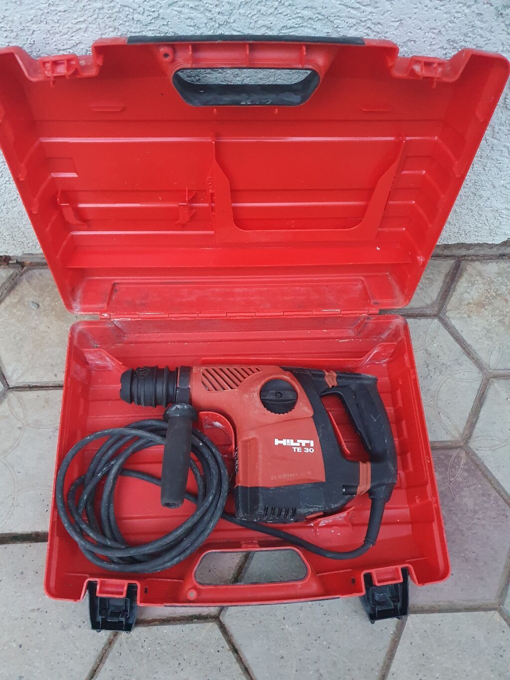 Hilti TE 30 – profesionalni SDS-plus bušač/čekić u originalnom koferu