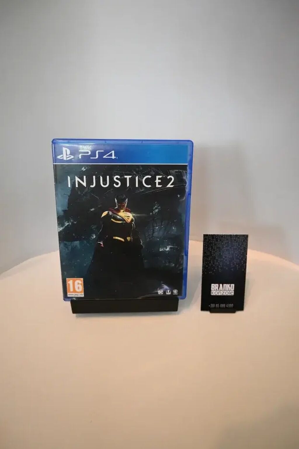 Prodajem original igricu za Sony Playstation 4 konzolu - INJUSTICE 2