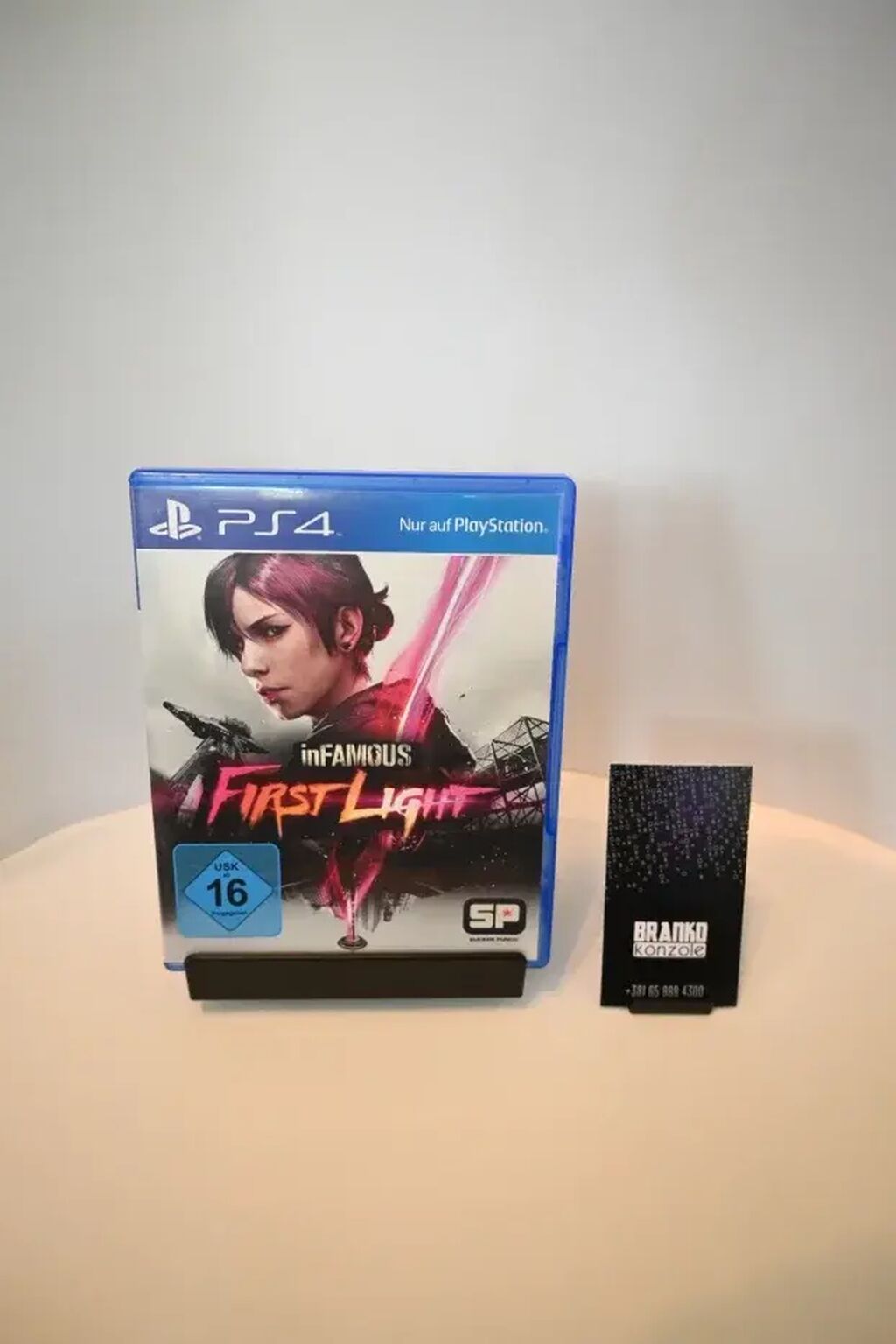 Prodajem original igricu za Sony Playstation 4 konzolu - Infamous