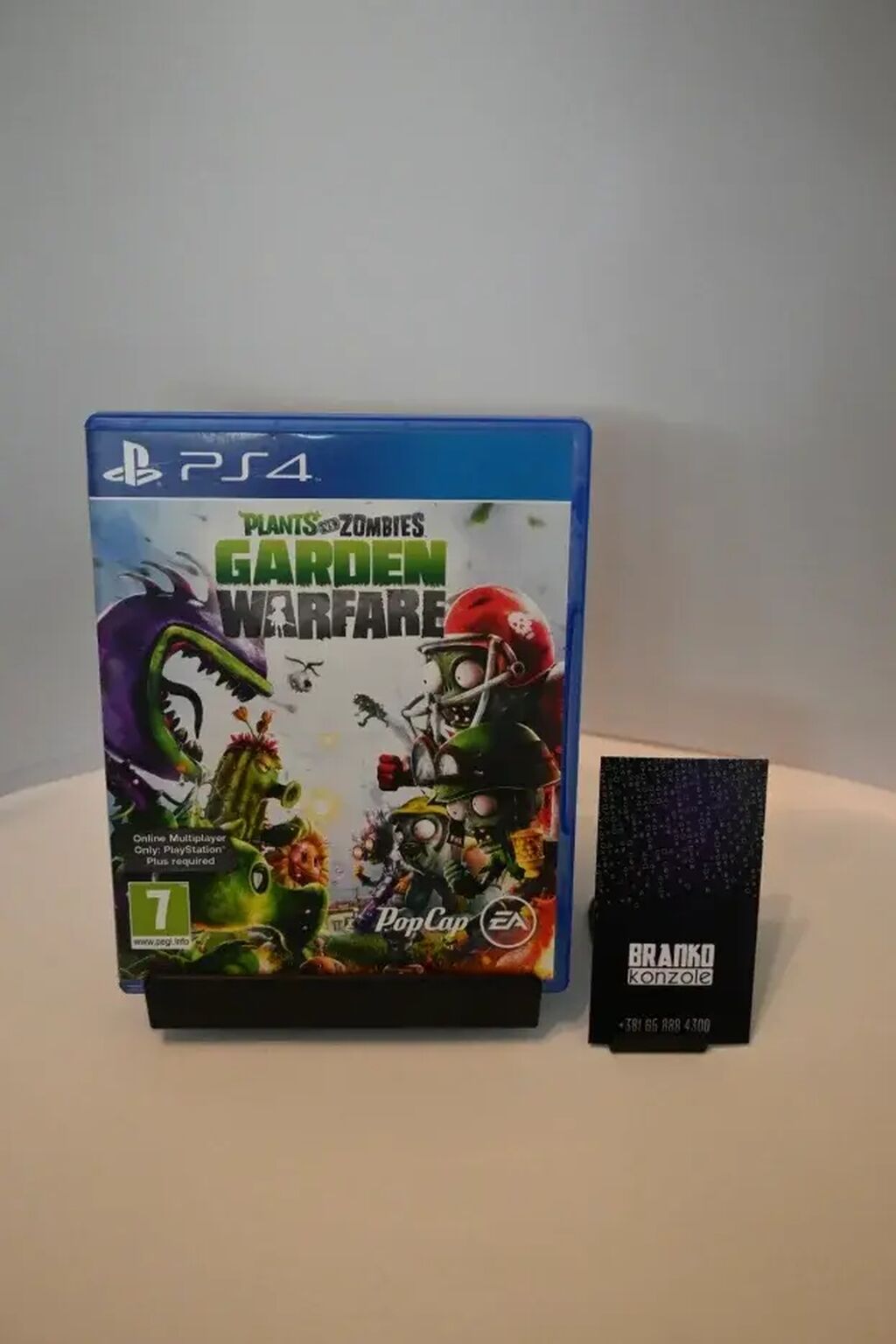 Prodajem original igricu za Sony Playstation 4 konzolu - Plants vs