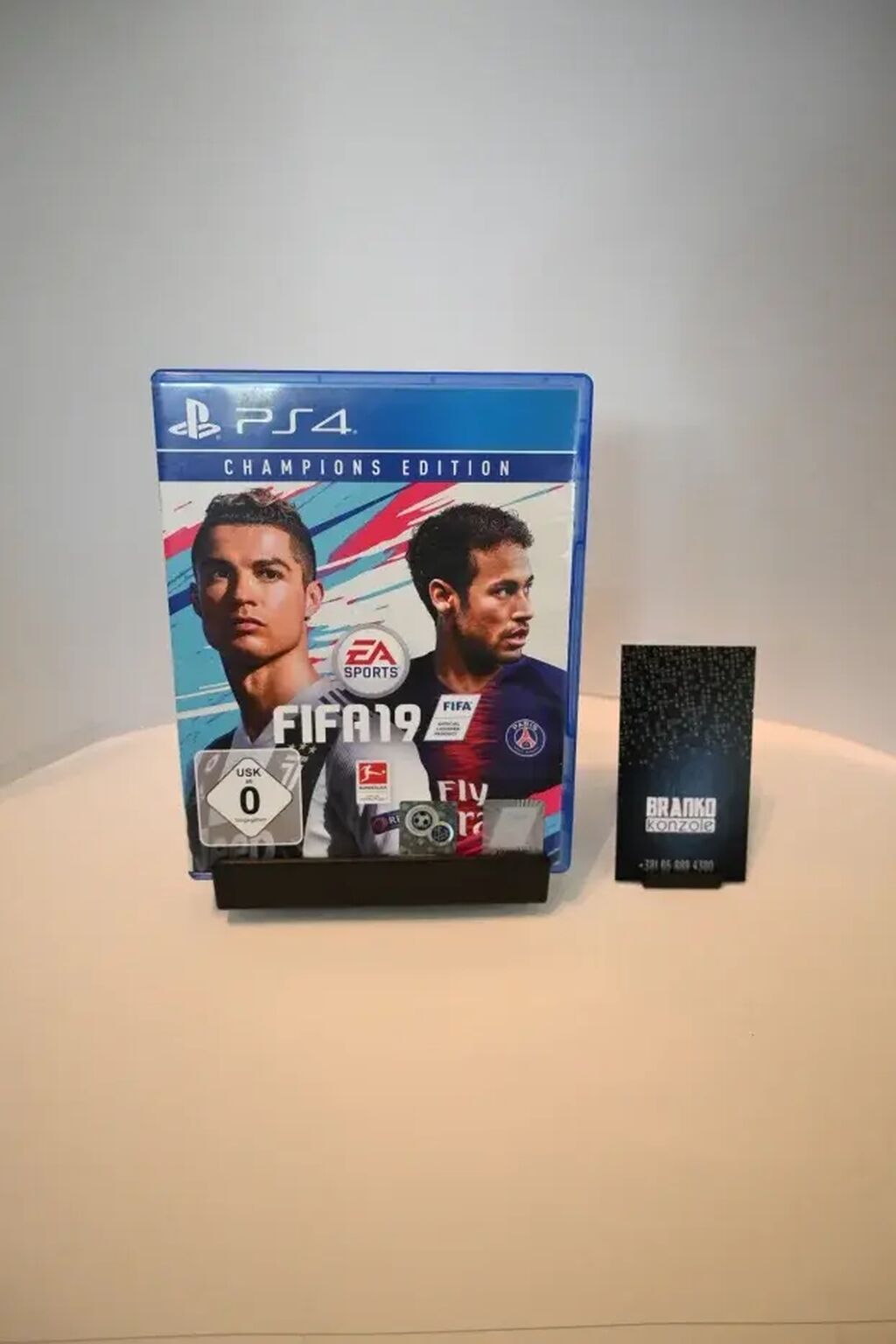 Prodajem original igricu za Sony Playstation 4 konzolu - FIFA 19Igra