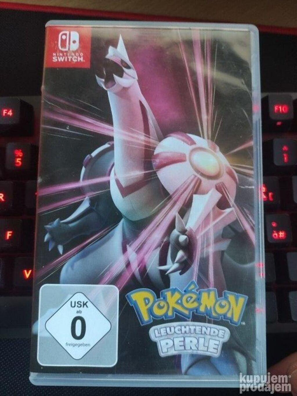Prodajem original igricu za Nintendo Switch konzolu - Pokemon Shining