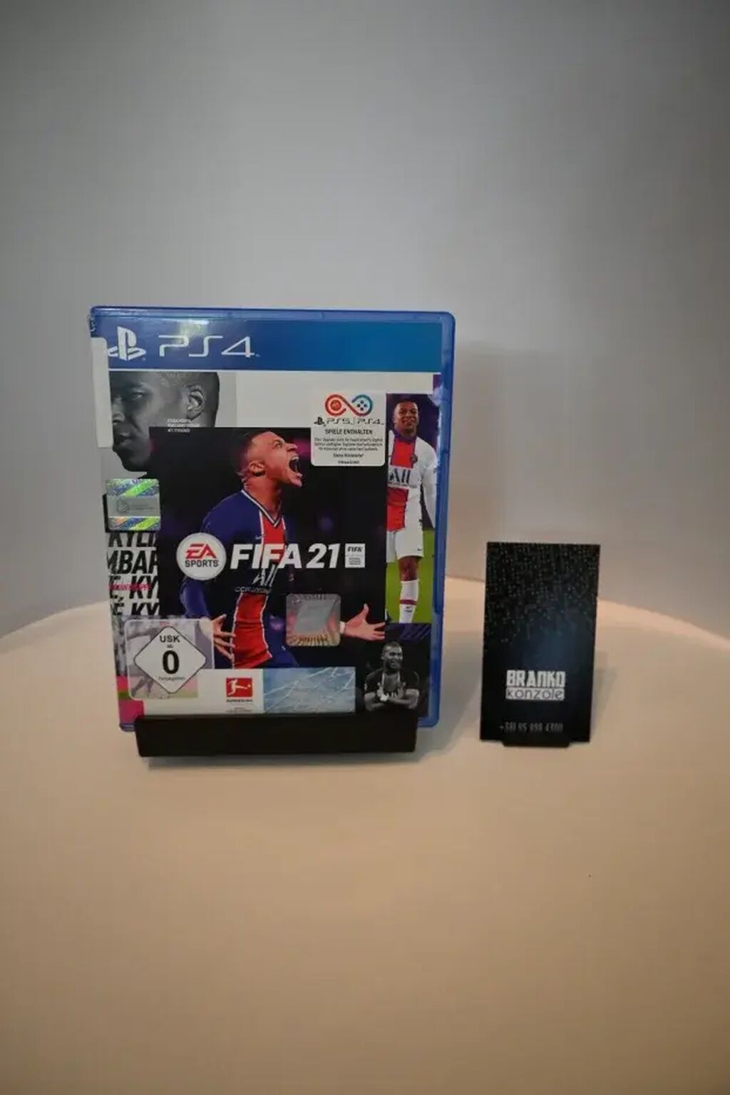 Prodajem original igricu za Sony Playstation 4 konzolu - FIFA 21Igra