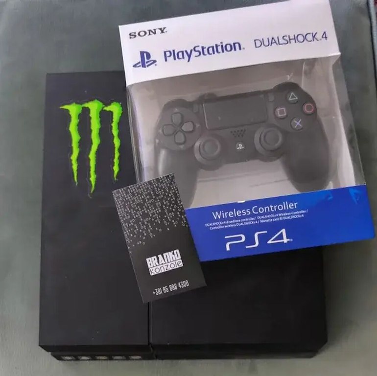    Kontakt samo telefon    PS4 CUH-1216 500GB (original) ✅ Odlično
