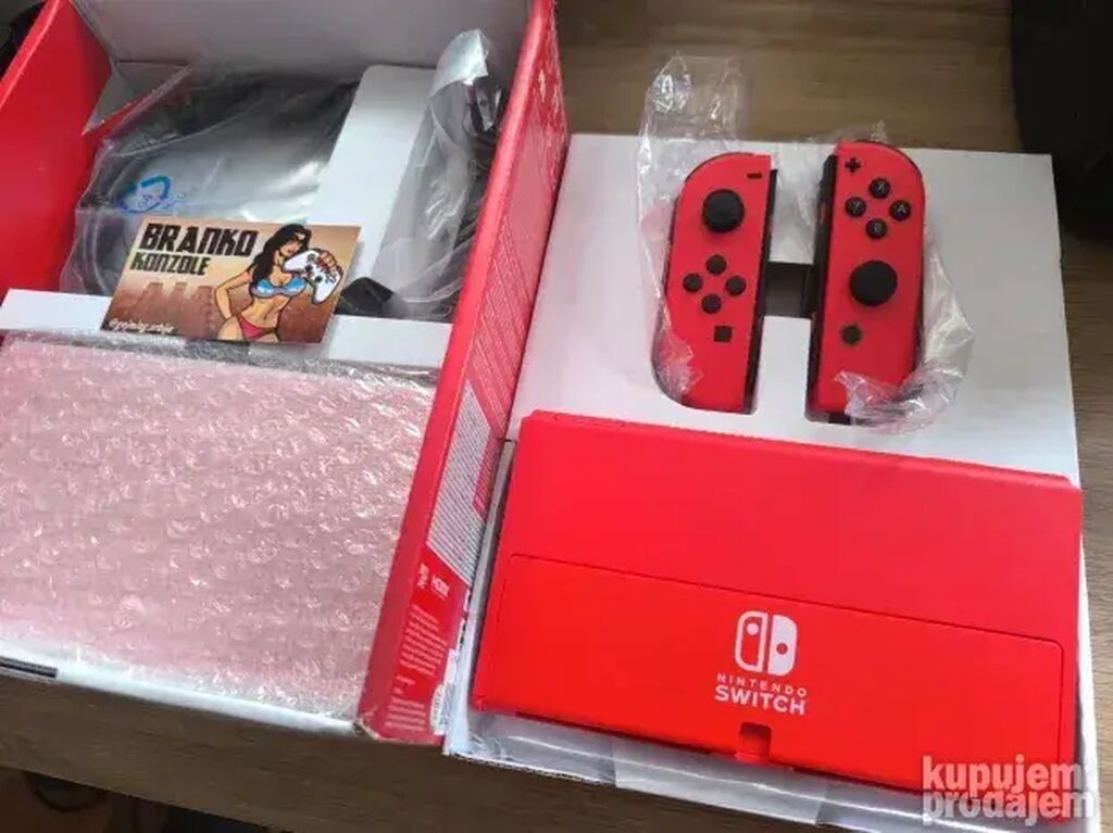 JEDINSTVENA PONUDA! Mario - Red Edition Nintendo Switch OLED konzola
