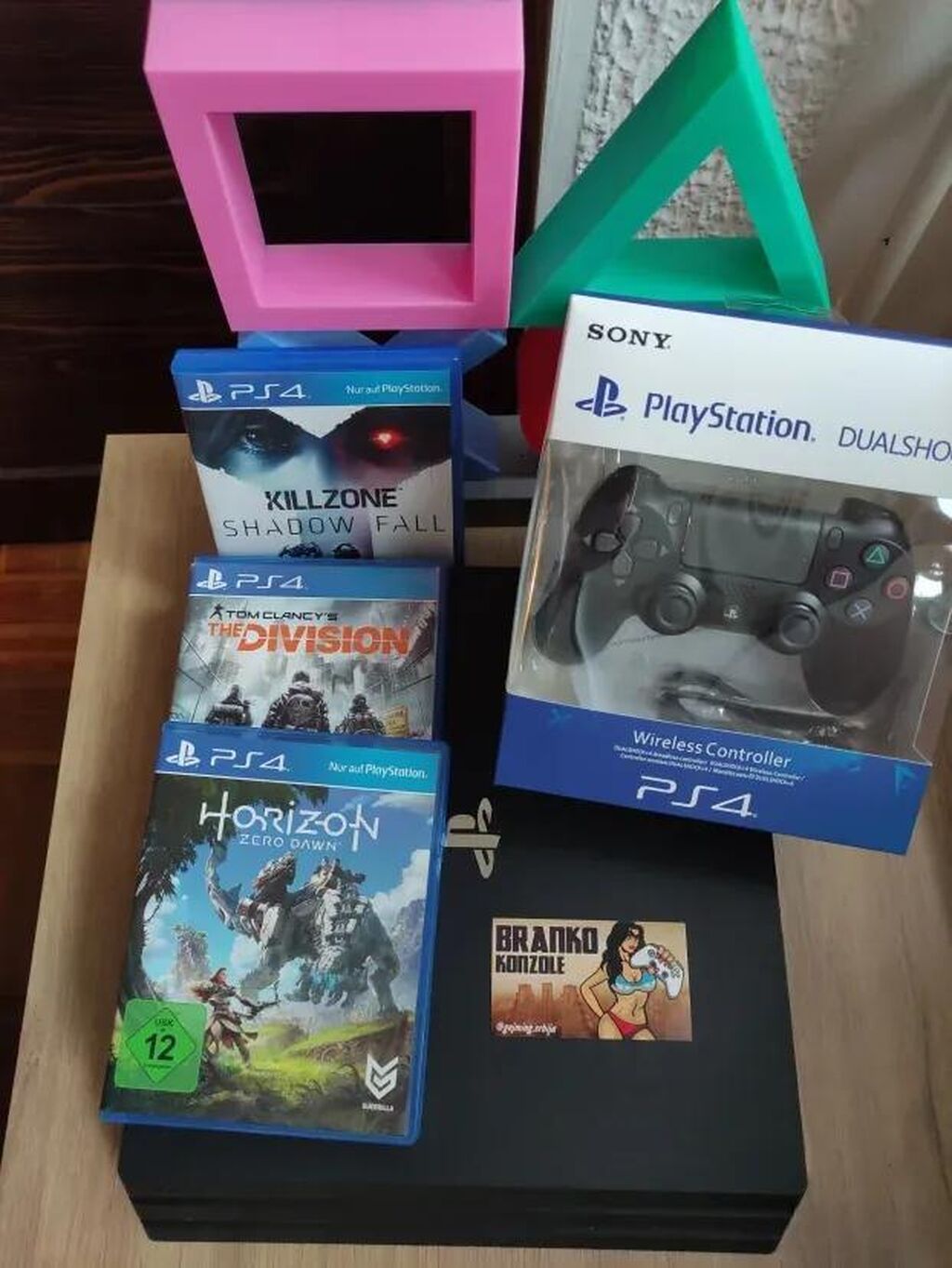    PS4 Pro 1TB (iz Nemačke, prvi vlasnik) ✅ Perfektno stanje —