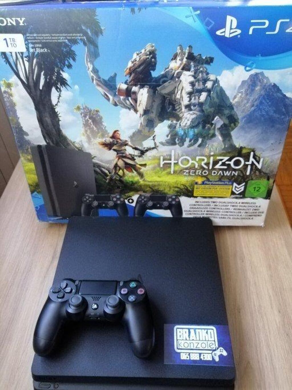    Sony PlayStation 4 Slim 1TB ✨ Odlično stanje — sitni tragovi