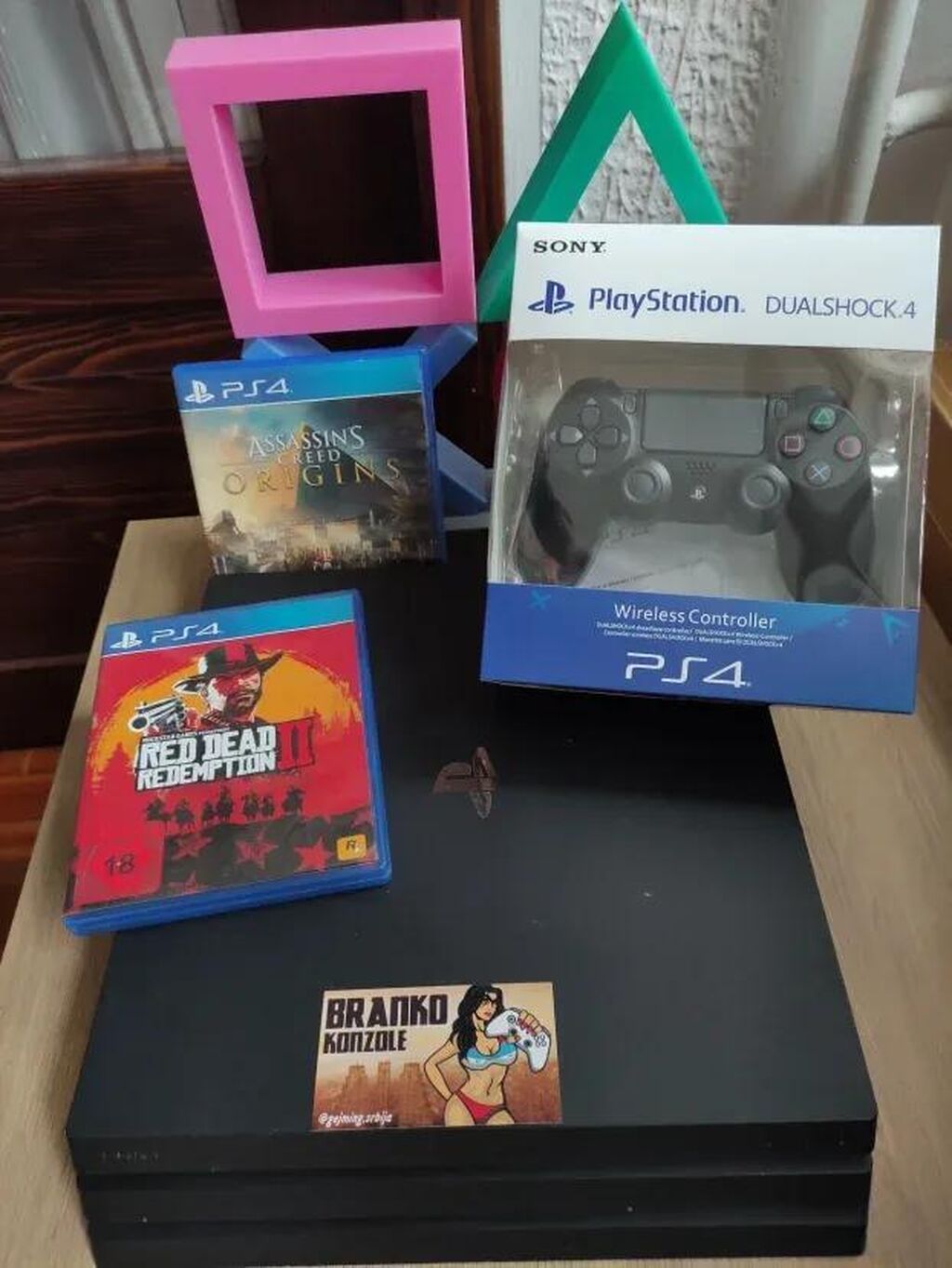   ✨ PS4 PRO 1TB + 2 igre + NOV džojstik (iz Nemačke)    Ako vam odgovara