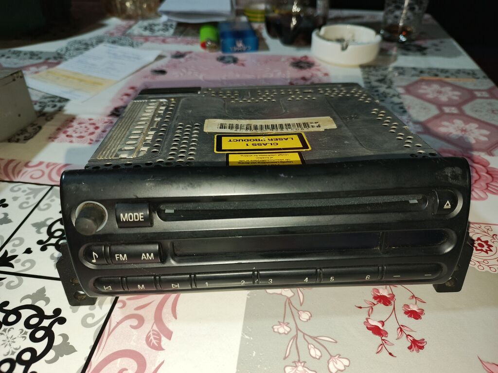 Originalni BMW/Alpine auto radio CD – model CD53 R50 - Proizvođač