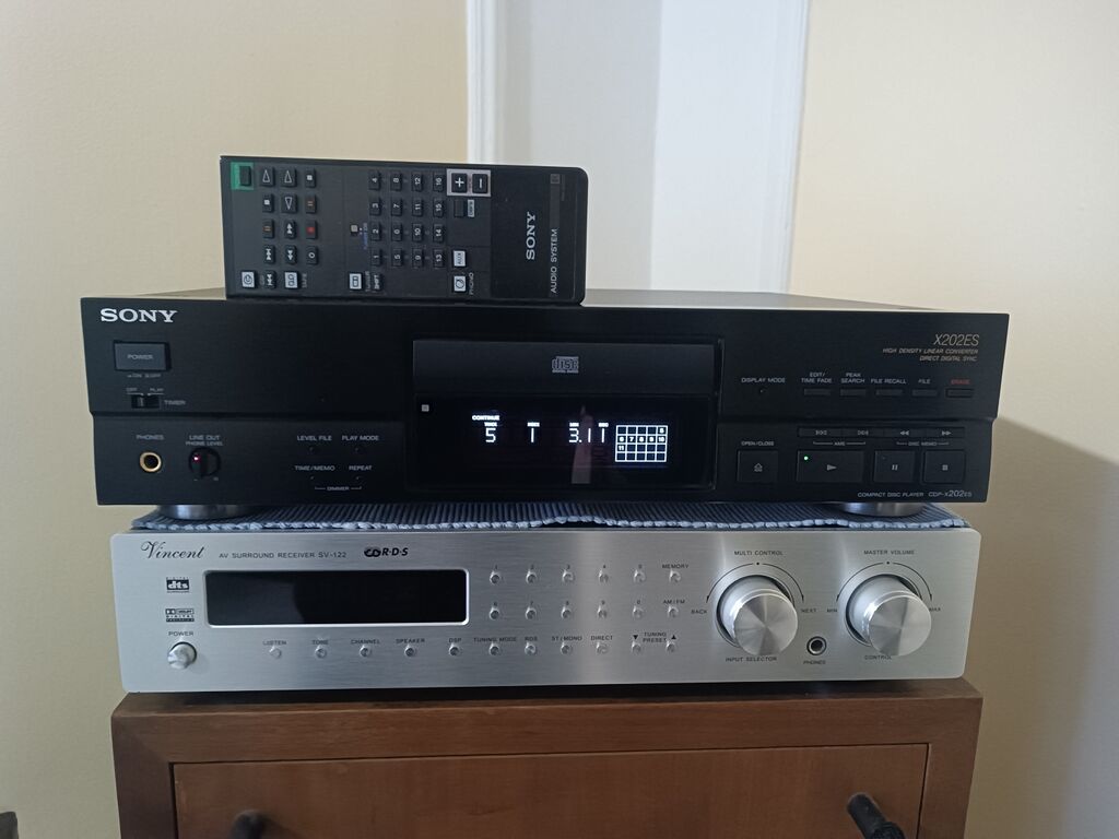 Sony CD plejer CDP-X202ES sa daljinskim - ES serija (Elevated