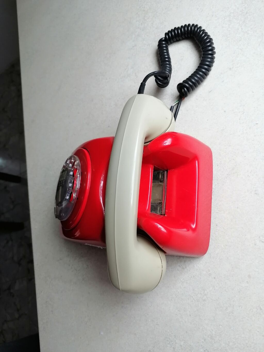 Fiksni telefon